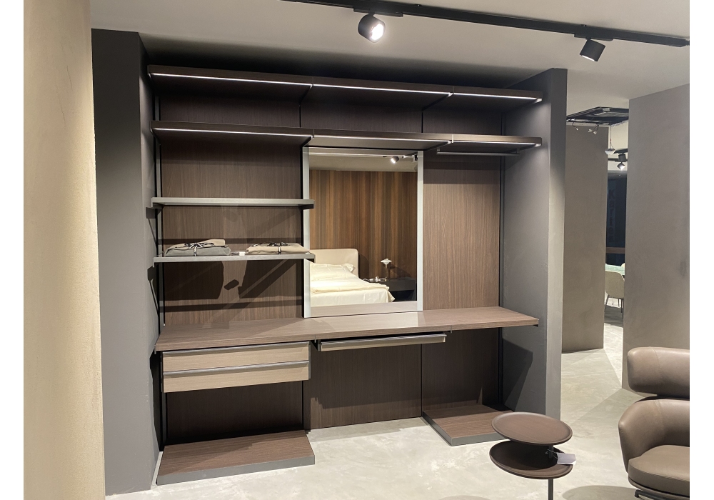 Ready for shipping - Master Dressing Molteni & C Walk-in Closet - Milia ...