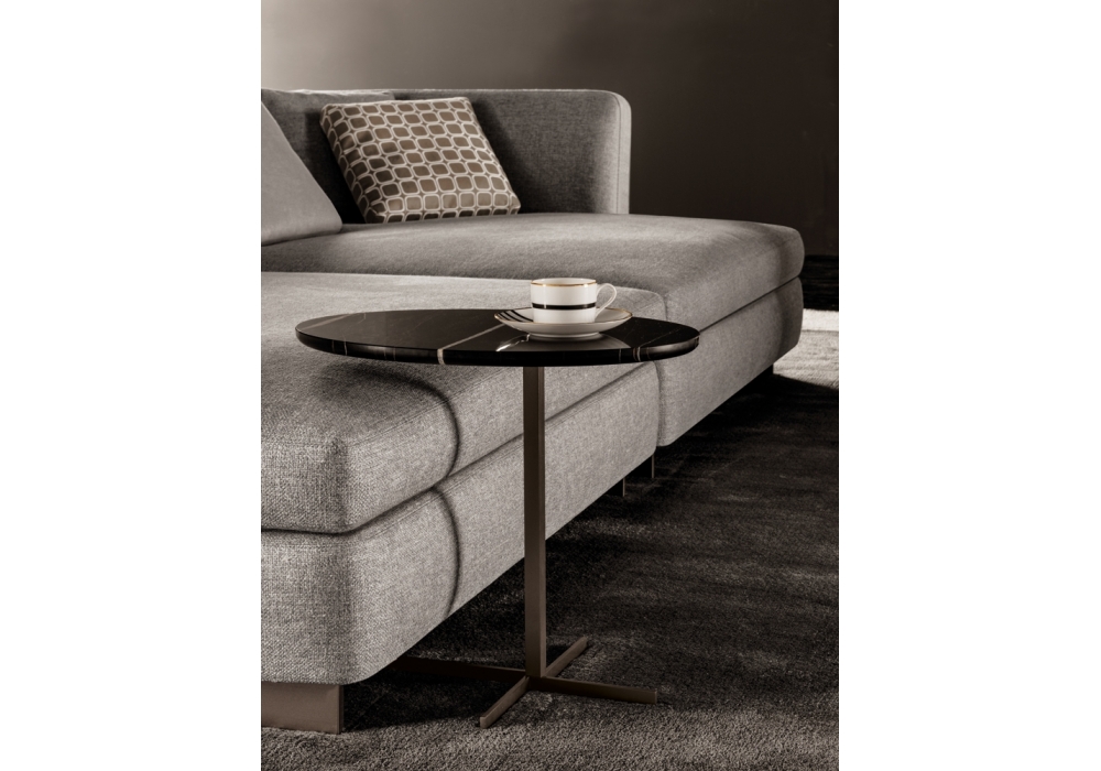 Joy Jut Out Petite Table Minotti - Milia Shop